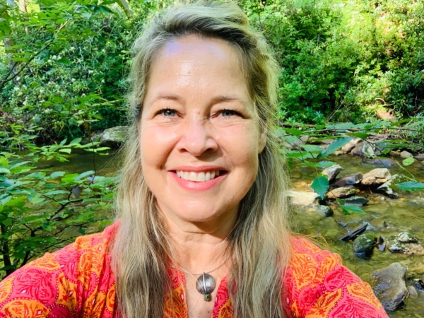 Is Your Life Too Crowded? - Renee Trudeau